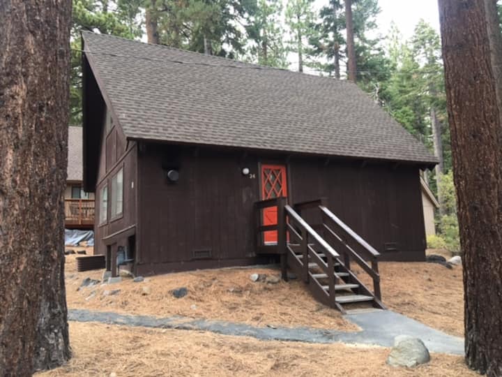 Cozy Cabin With An Orange Door - Incline Village
