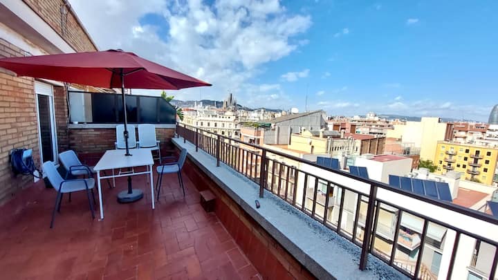 La Terrasse De L'arc De Triomf - Vue Panoramique - Barcelona