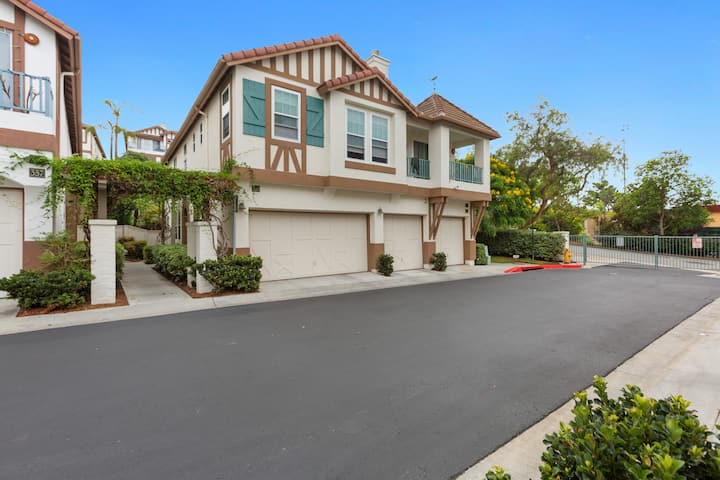 Beautiful Encinitas Home Near Moonlight Beach - Encinitas, CA