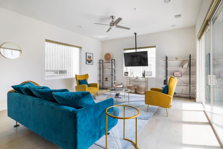 Spacious 3rd Floor Room W/ Private Bath In Midtown - Houston, TX