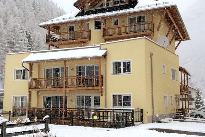 Two Bedroom Alpine Apartment. Solden-gurgl - Zwieselstein