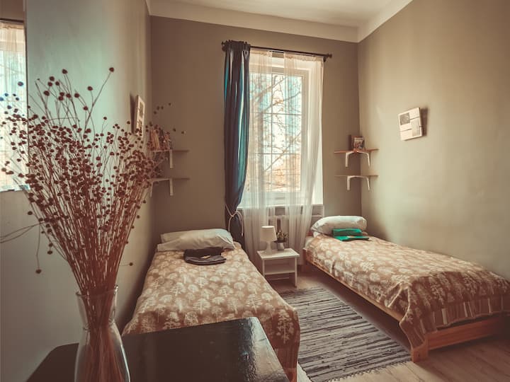 Two Bed Room In Bohemian Hostel In A City Center - Vilnius