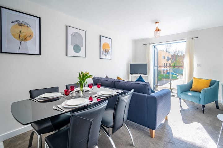 2 Bedrooms | Central Location | On-site Parking - Norwich