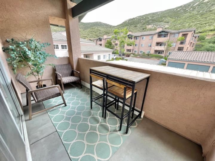 2 Bed/2 Bath Hillside Condo - Rancho Bernardo - San Diego