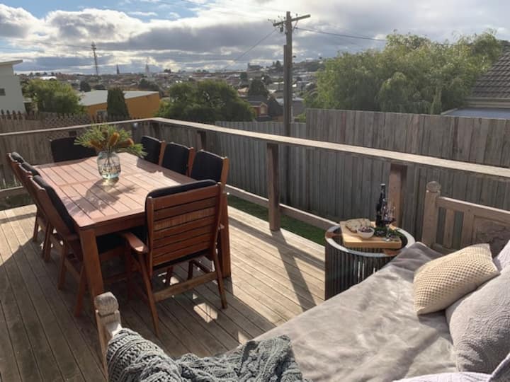 Excellent Location!! Holiday Townhouse - Warrnambool