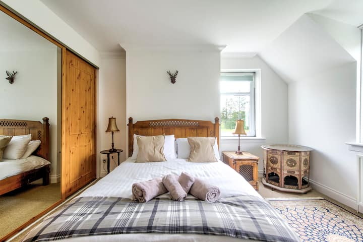 Spacious Argyll Farmhouse  In Idyllic Setting - Dunoon