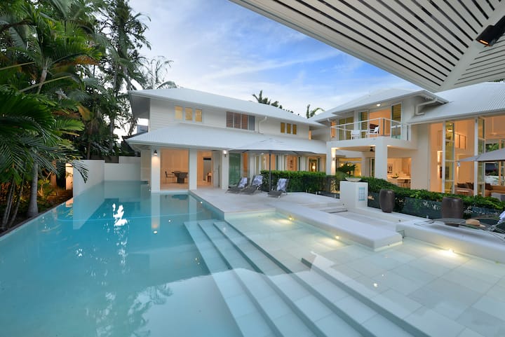 Anjea,  Luxury Home By The Beach - Port Douglas