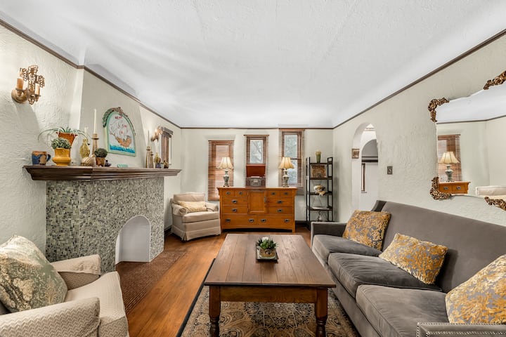 Historic 1920’s Brick Tudor In Central Location! - Royal Oak, MI