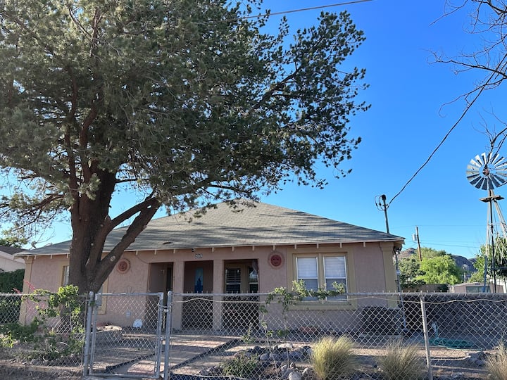 Ama Y Apa's Casa - Fort Davis, TX