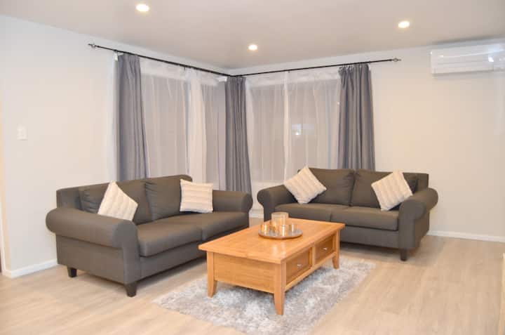 Cozy, Warm, Safe, Wifi , Parking, Linen, Netflix ! - Auckland