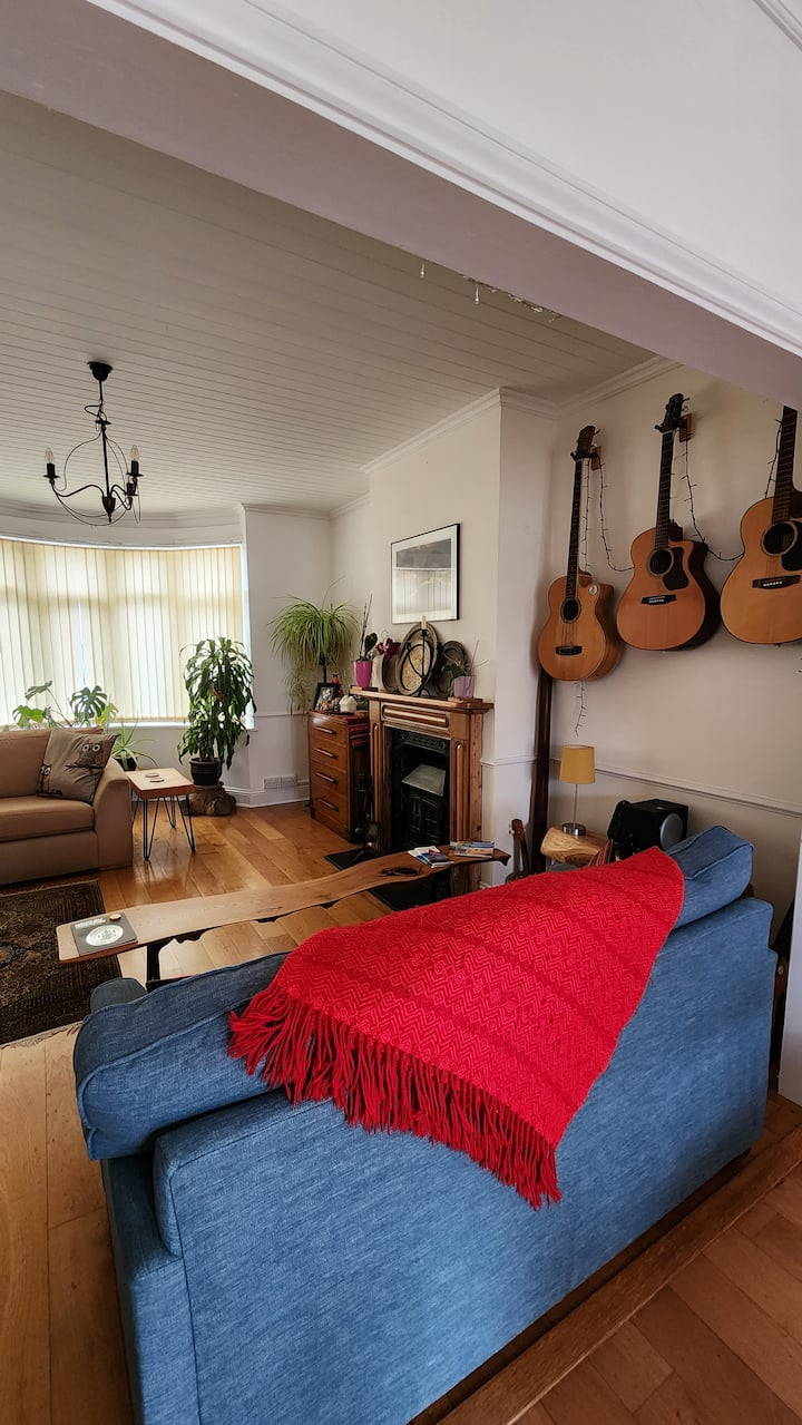 Cosy Quiet Home Near The Beach. - ジャージー島
