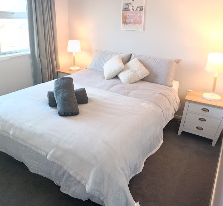 Shotover Country Residence, 2 Bed House With Views - Queenstown