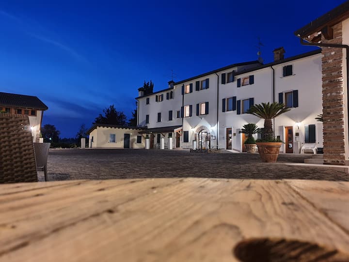Corte Pontigliardo: Apt 3 Camere Per 6 Persone - Gardameer