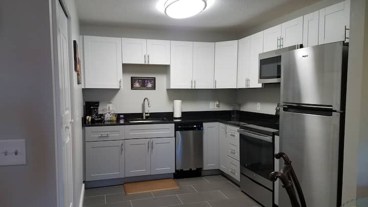 Ext. Stay Close To Downtown Bangor, Maine - Bangor, ME