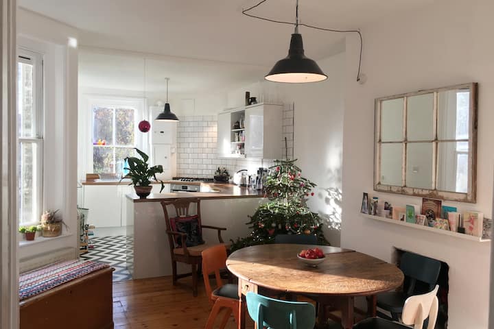Light And Characterful Home In Amazing Location - Londres