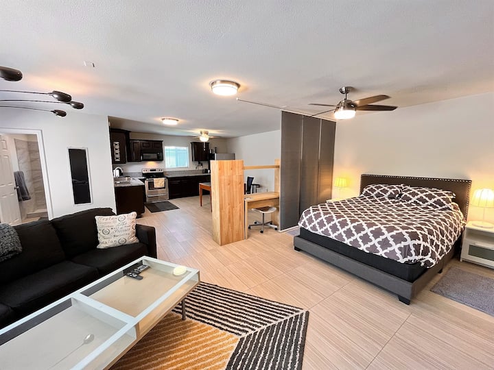 Private Modernized Phoenix Guesthouse - Phoenix