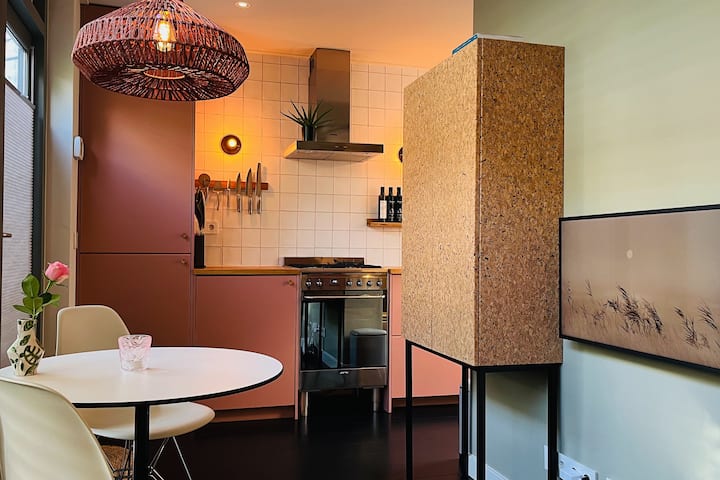 Mini House 24m2  (Own Entrance)  | City Center - Woerden
