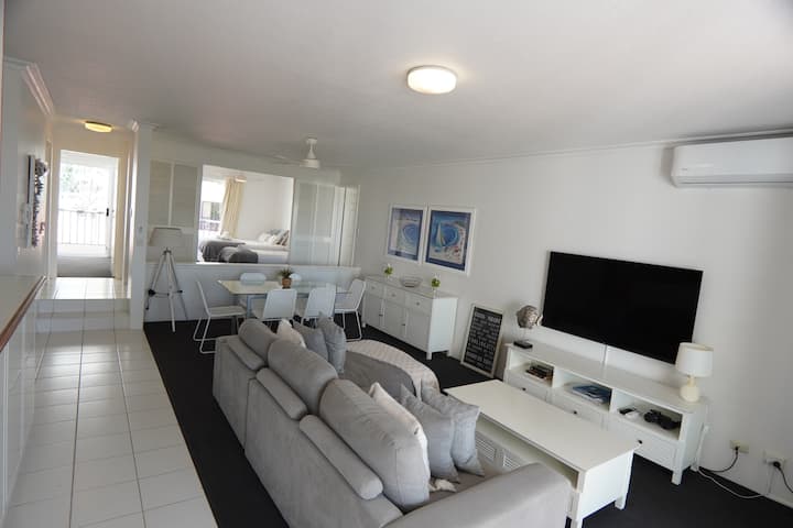 Delightful 3br, Pool, Wi-fi, 2 Park, Op Beach - Gold Coast