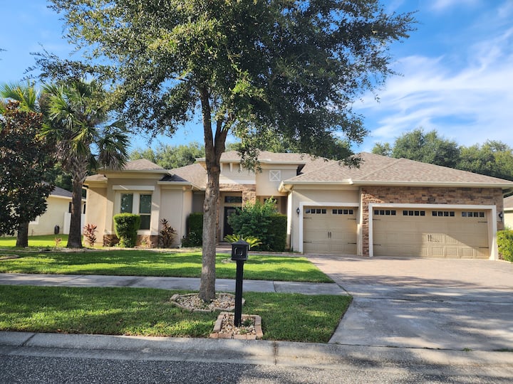 Luxury 2/1 Private Heated Pool. Near Disney World - Clermont, FL