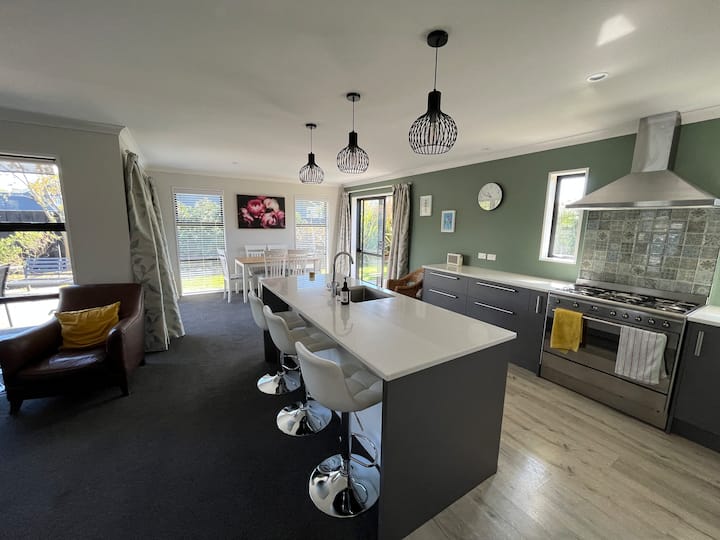 Home In Rangiora - Pegasus