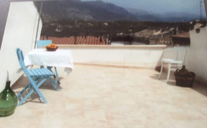 Smukt Byhus I Abruzzo , Italien - Sulmona