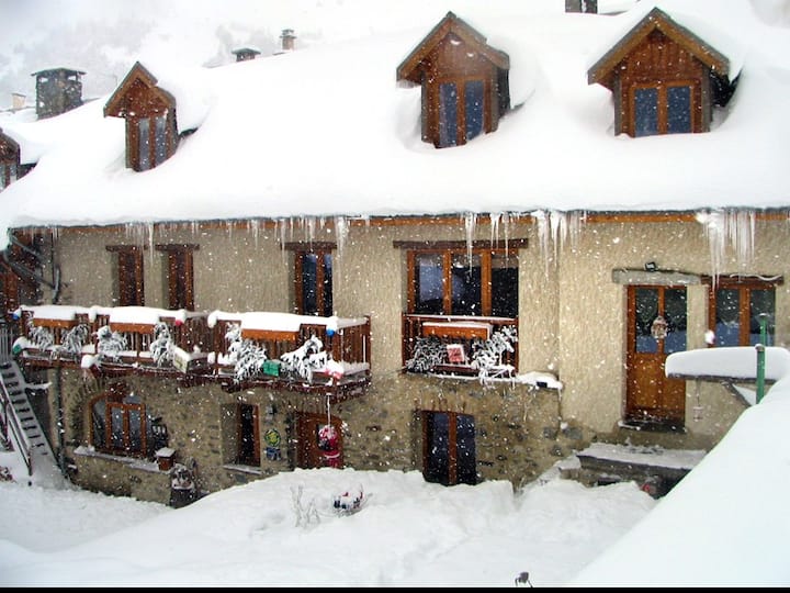 Ancienne Ferme Rénovée, Calme Et Confort Garantis - La Grave