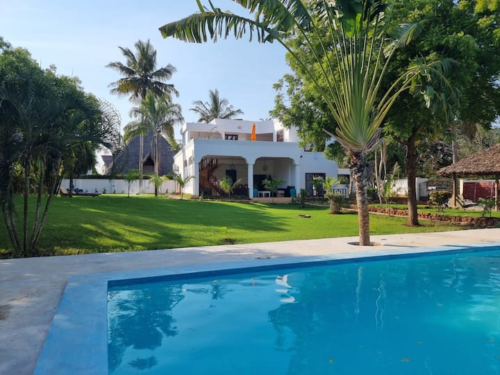 Familia House, Private Pool, Tranquil Diani Beach - Diani Beach