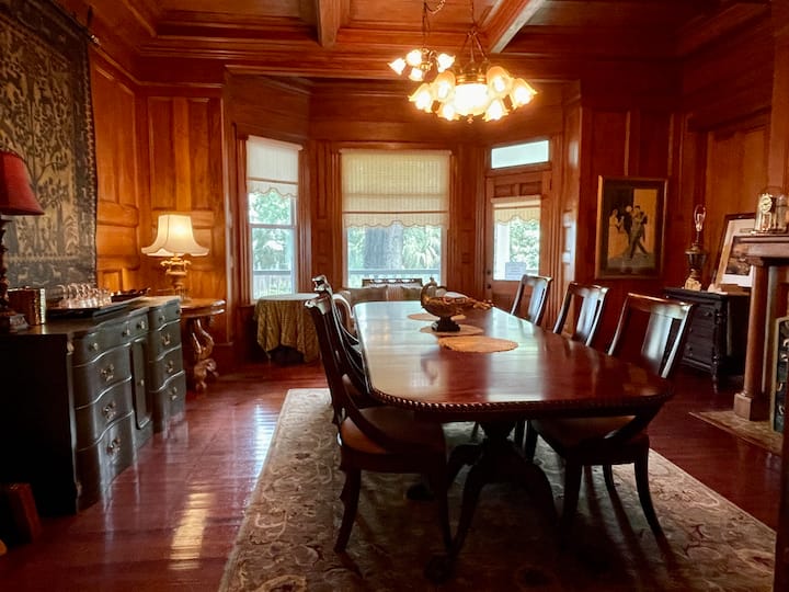 In The Heart Of Apalachicola~ivory Pearl Suite - Apalachicola, FL