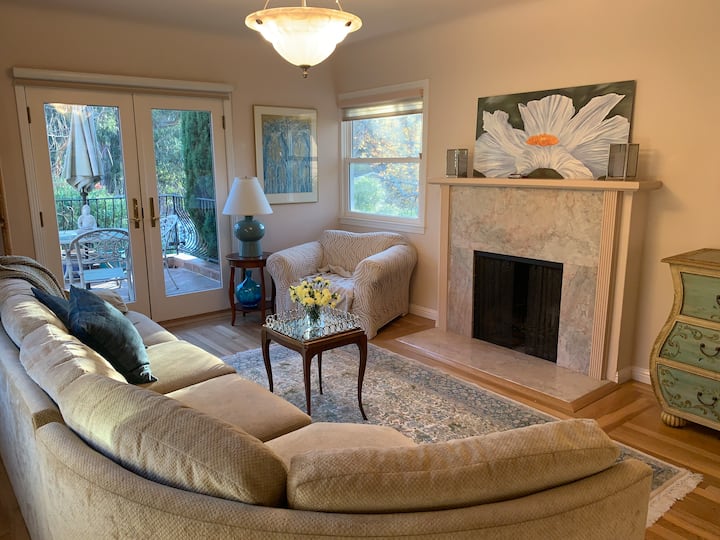 Handsome Cottage Apartment In West Petaluma - Petaluma, CA