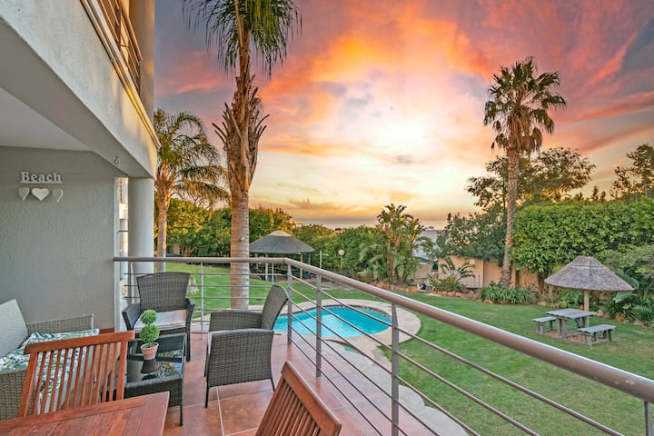 Beachy, Bright And Airy Home With Private Terrace - Le Cap