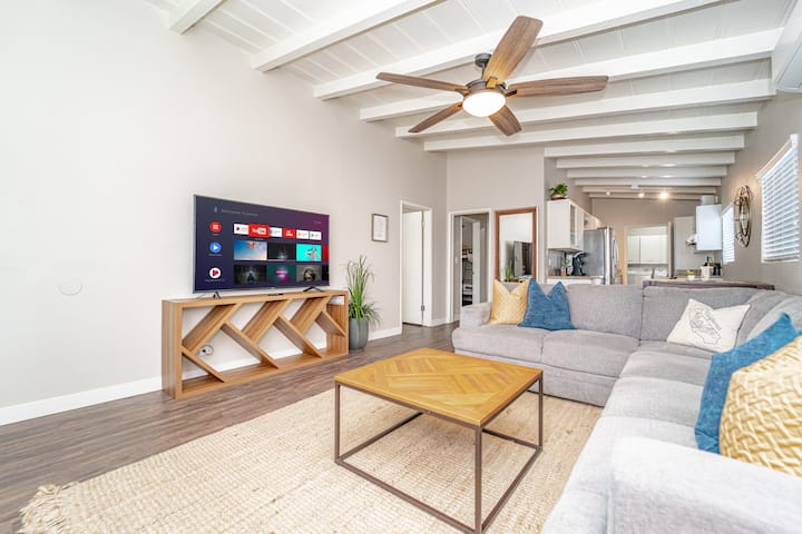 Spacious & Cozy Home Near Lax And Beaches - Hawthorne, CA