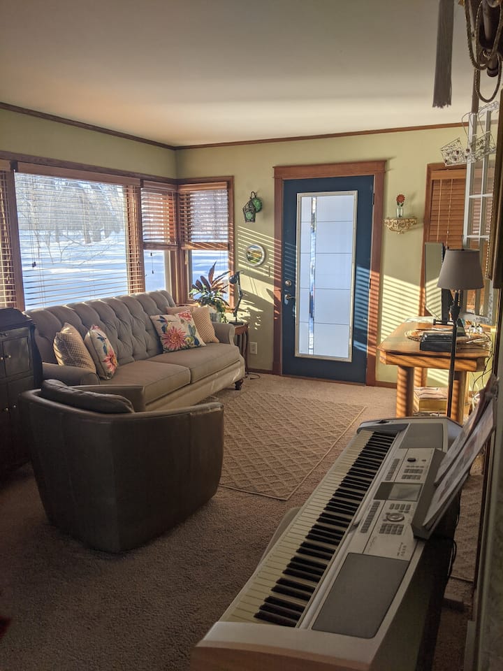Nature Lover’s Retreat – Secluded Yet Convenient - Wayzata, MN