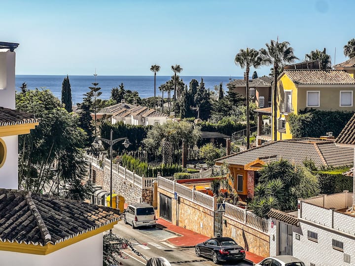 Renovated Townhouse • Sea View • Walk To Beach - Calahonda