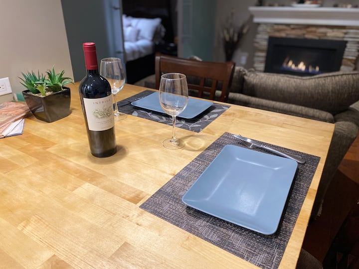 Private 1 Bed Suite W View, Parking, Self Check-in - Coquitlam