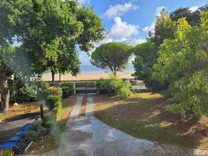 Face Au Lac, Rez De Jardin D'une Belle Villa - Carcans