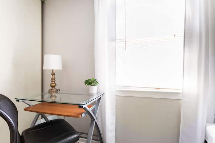 Cozy Bedroom-twin Xl Bed & Shared Bath - Maryland