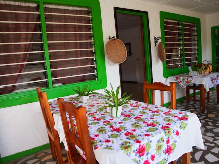 Lapasse Guesthouse 5 Minutes Walk From Port. - Seychellen