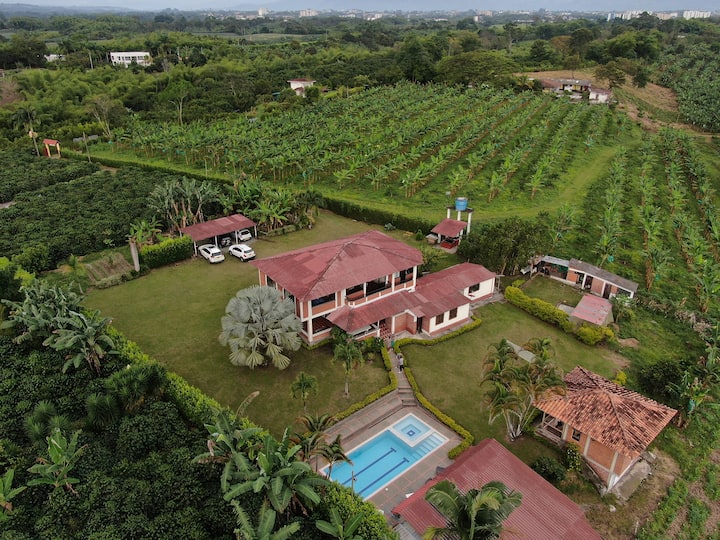 Finca Santa Clauss.  Alojamiento Rural Quindiano - Quindío