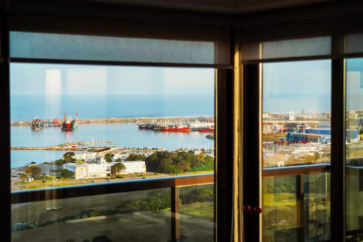 Departamento De Categoría Frente Al Mar Y Al Golf - Argentina