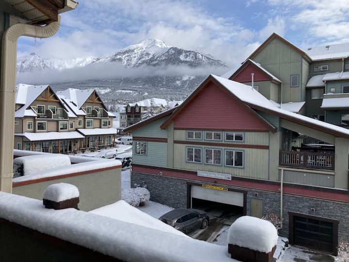 One Bedroom Loft Condo In Canmore - Alberta