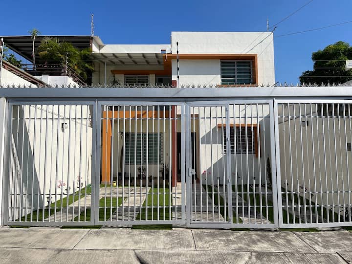 Casa Familiar Cerca Del Centro De Colima - Colima