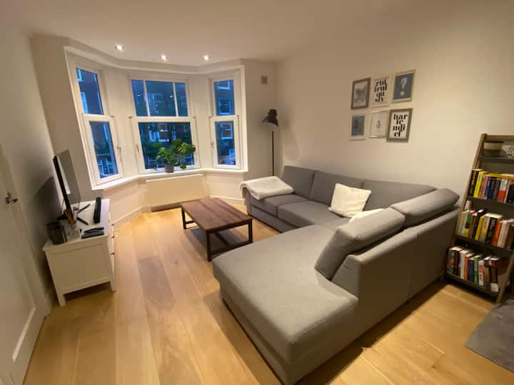 Modern Apartment In Amsterdam South W/ Balcony - Amsterdam