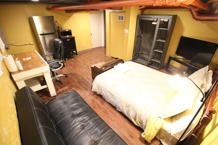 Neat Basement Room With Tv, Fridge, Microwave - Champaign, IL