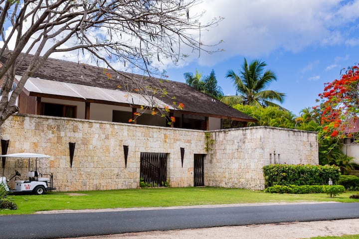 Modern Casa De Campo Family Villa + Cook & Waiter - La Romana