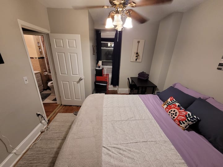 Room G - Double Sized Room (Queen Bed) - Washington D. C., DC
