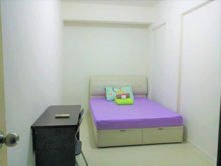 Downtown Queenbed Room @ Chinatown (Non-tourist) - Novena