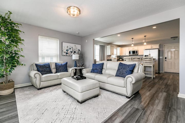 3 Bed, Cozy, Modern, New Bo Area, Home! - Cedar Rapids, IA