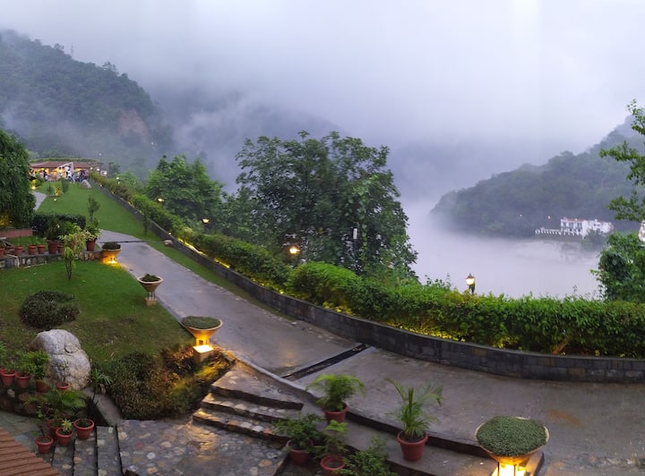 Rishikesh Holiday Rentals & Homes - Uttarakhand, India | Airbnb