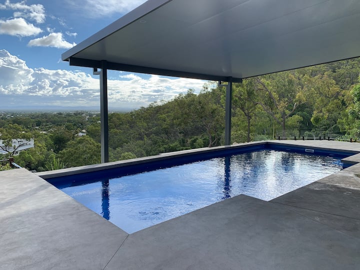 Beef Week - Modern, Spacious House With A View! - Rockhampton