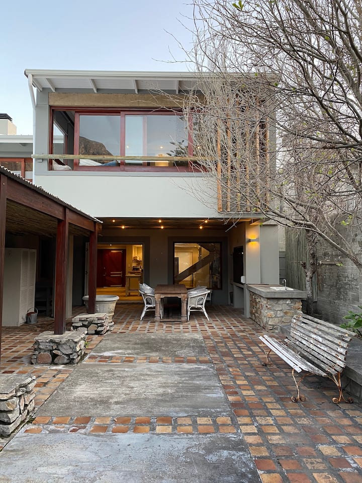 Spacious Beach House For A Group Of Friends/family - Hermanus
